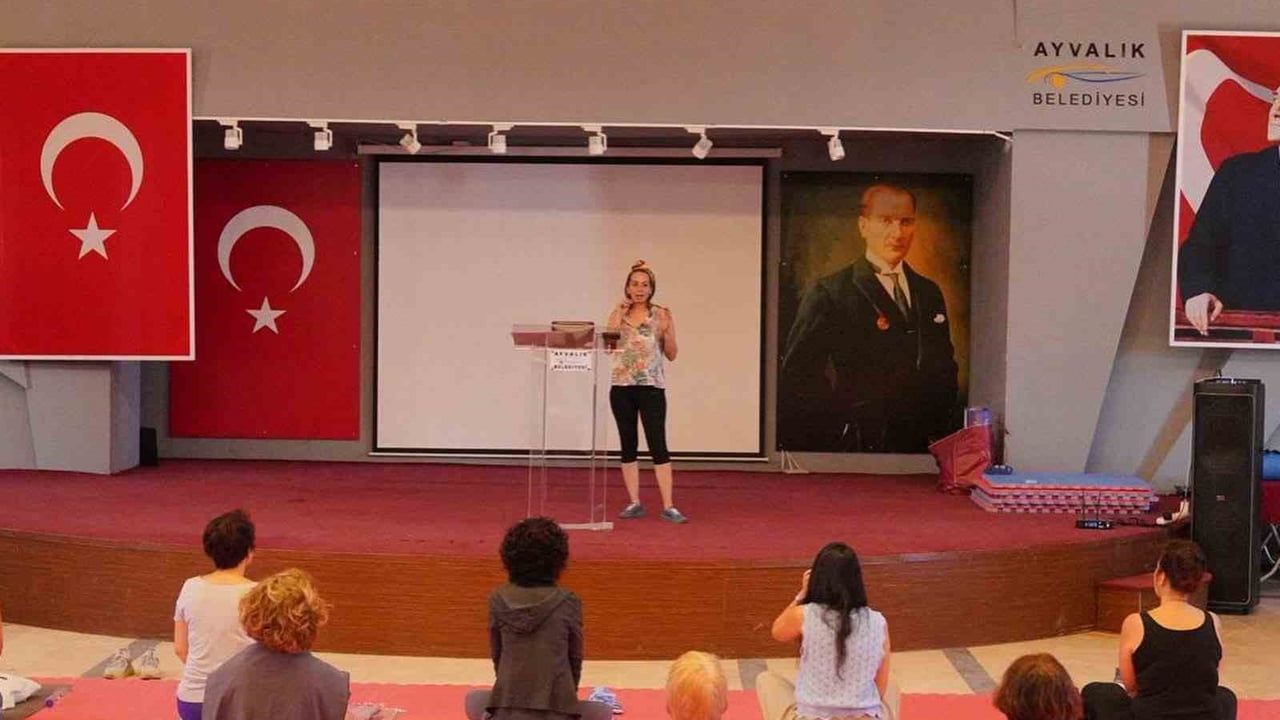 Ayvalık’ta kadınlar yüz yoga atölyesinde buluştu