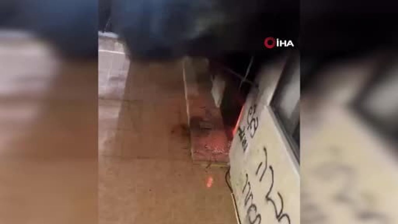 Batı Şeria’da Yahudi yerleşimciler iki camiyi ateşe verdi