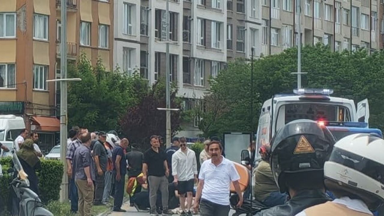 Eskişehir'de motosikletin çarptığı iki yaya yaralandı