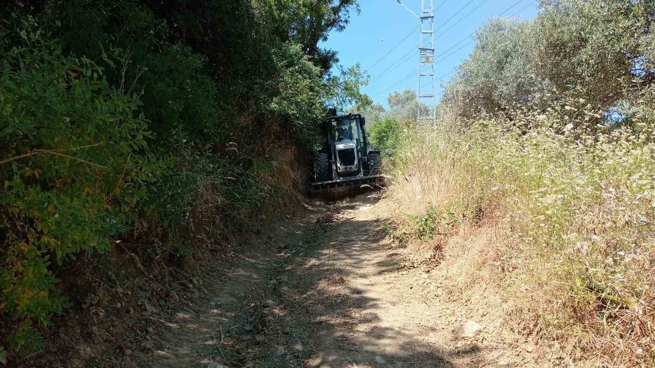 Germencik’te yol ve çevre düzenleme çalışmaları sürüyor