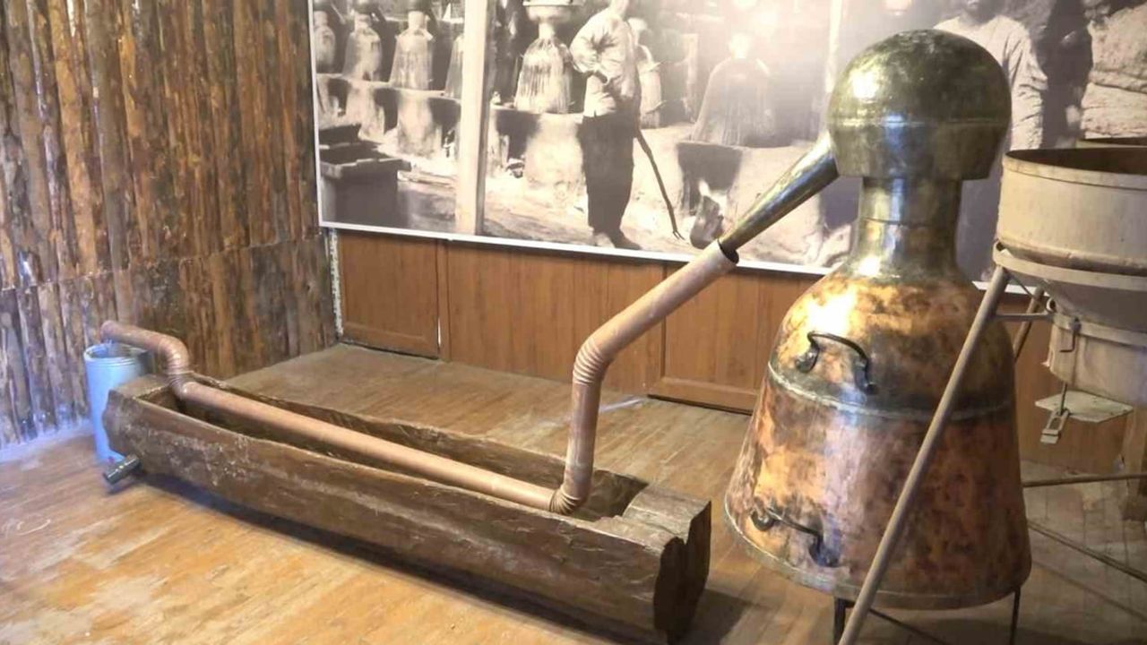 Isparta’da 1950’lerden kalan tarihi gül yağı fabrikası haftada 5-6 bin ...