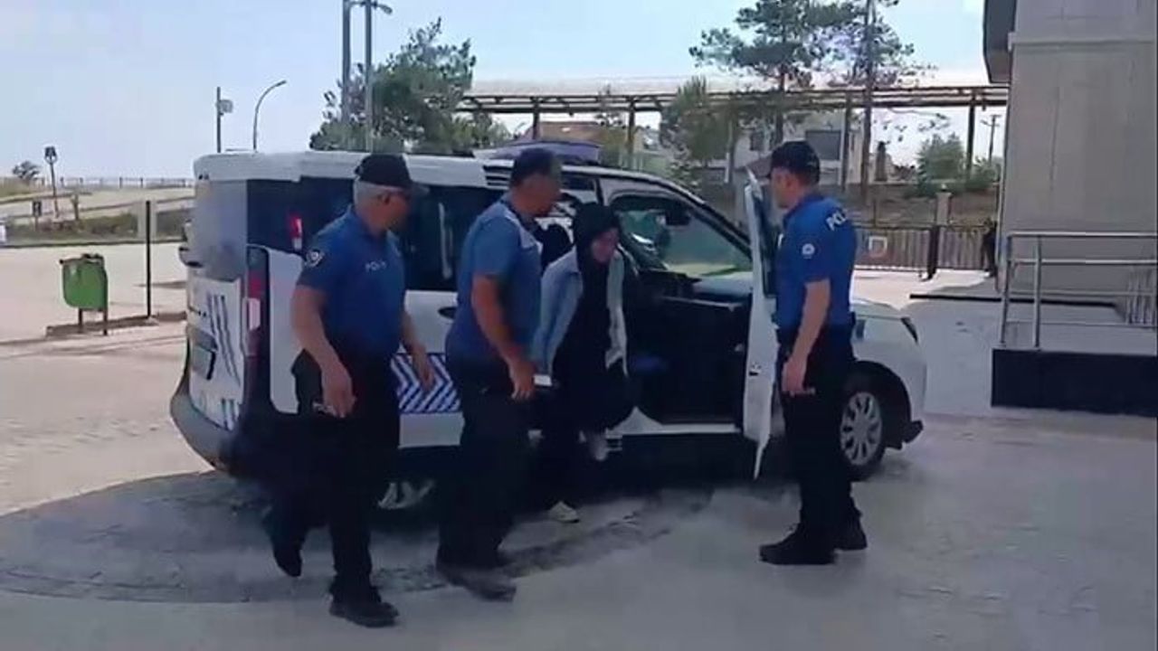 Samsun'da polis LGS'ye geç kalan öğrencilere destek verdi
