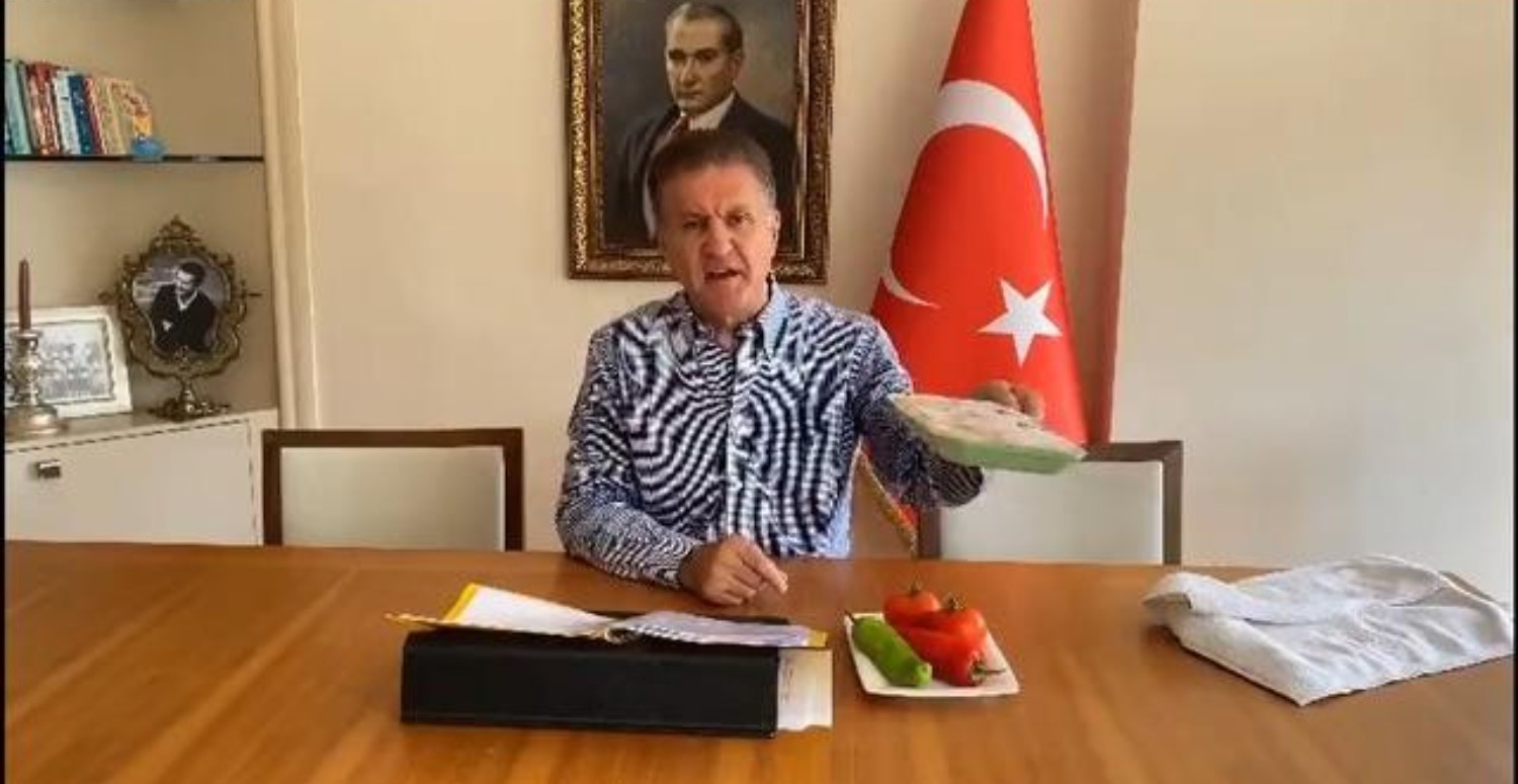 CHP milletvekili Mustafa Sarıgül'ün gömleği sosyal medyada olay oldu