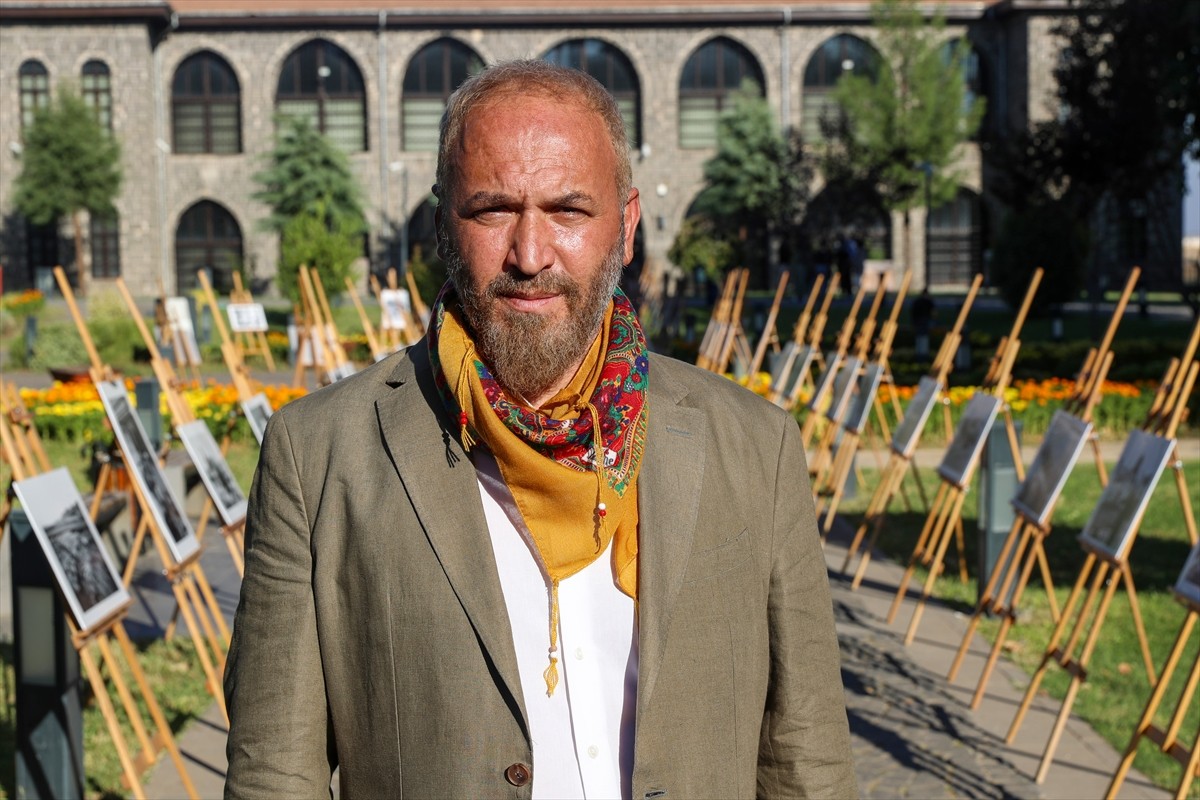 Diyarbakır'da 'Çayönü Tepesi: 60 Yıl 60 An' Fotoğraf Sergisi Açıldı