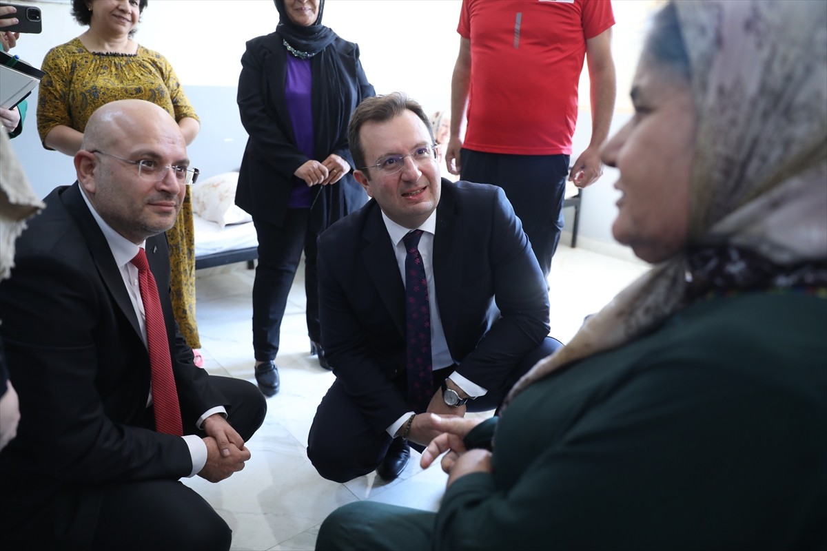 Erbil Başkonsolosu Topçu, Garibi Türkmen Kız Lisesi'ni Ziyaret Etti