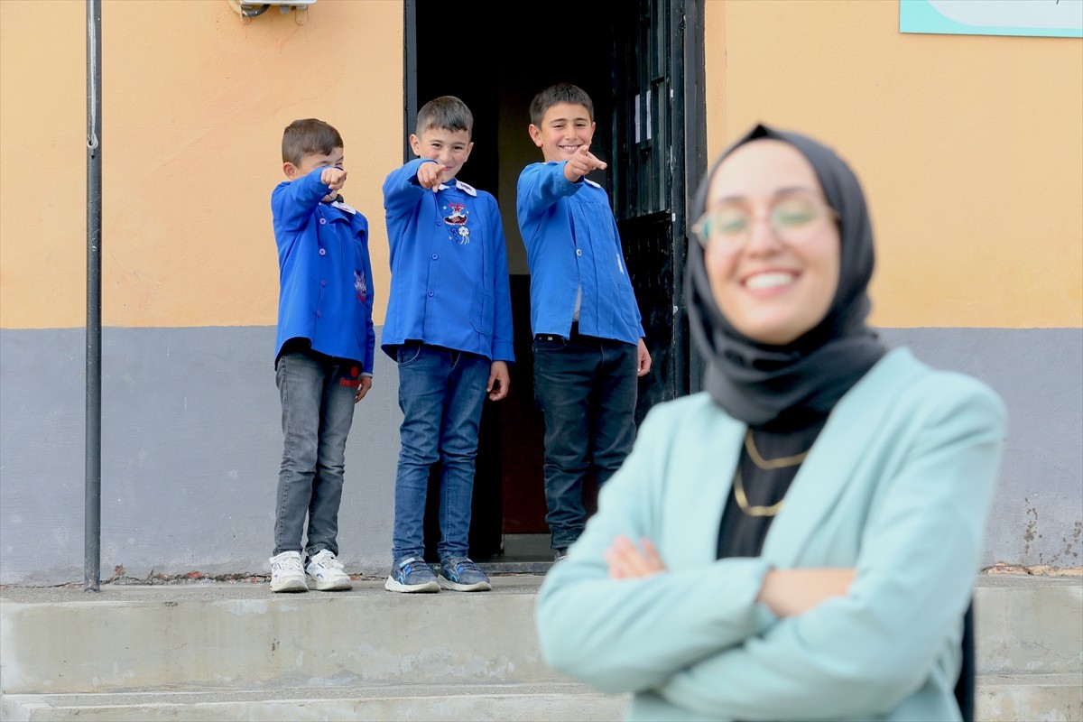Antalyalı Fatmanur Öğretmen, Türkiye-Ermenistan Sınırındaki Çetindurak ...
