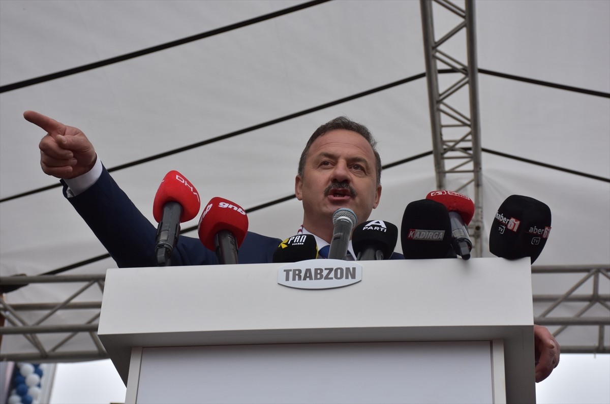 Anahtar Parti Genel Başkanı Yavuz Ağıralioğlu, Trabzon'da Halk ... Anahtar Parti Genel Başkanı Yavuz Ağıralioğlu, Trabzon'da Halk ...