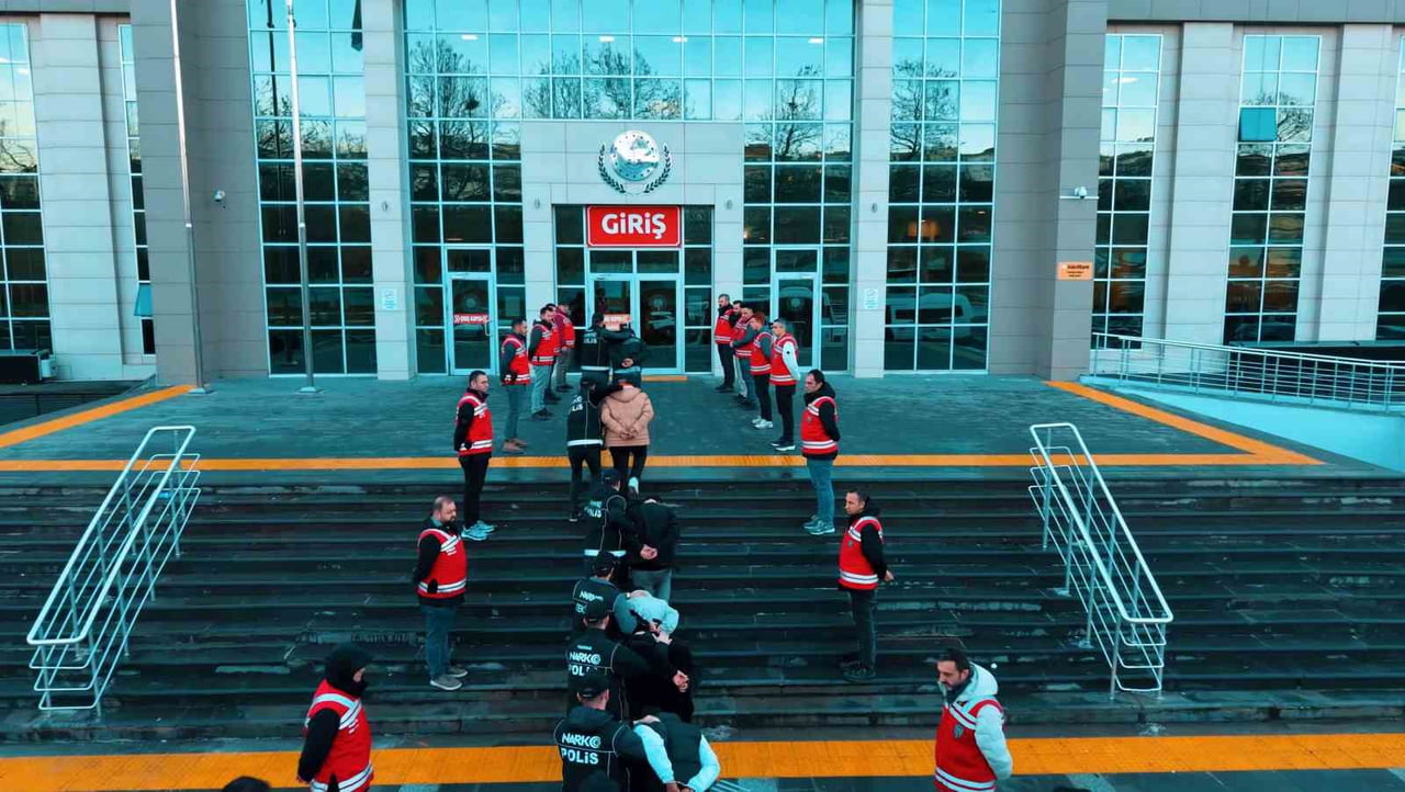 Tekirdağ'da helikopter destekli uyuşturucu operasyonu: 16 kişi tutuklandı