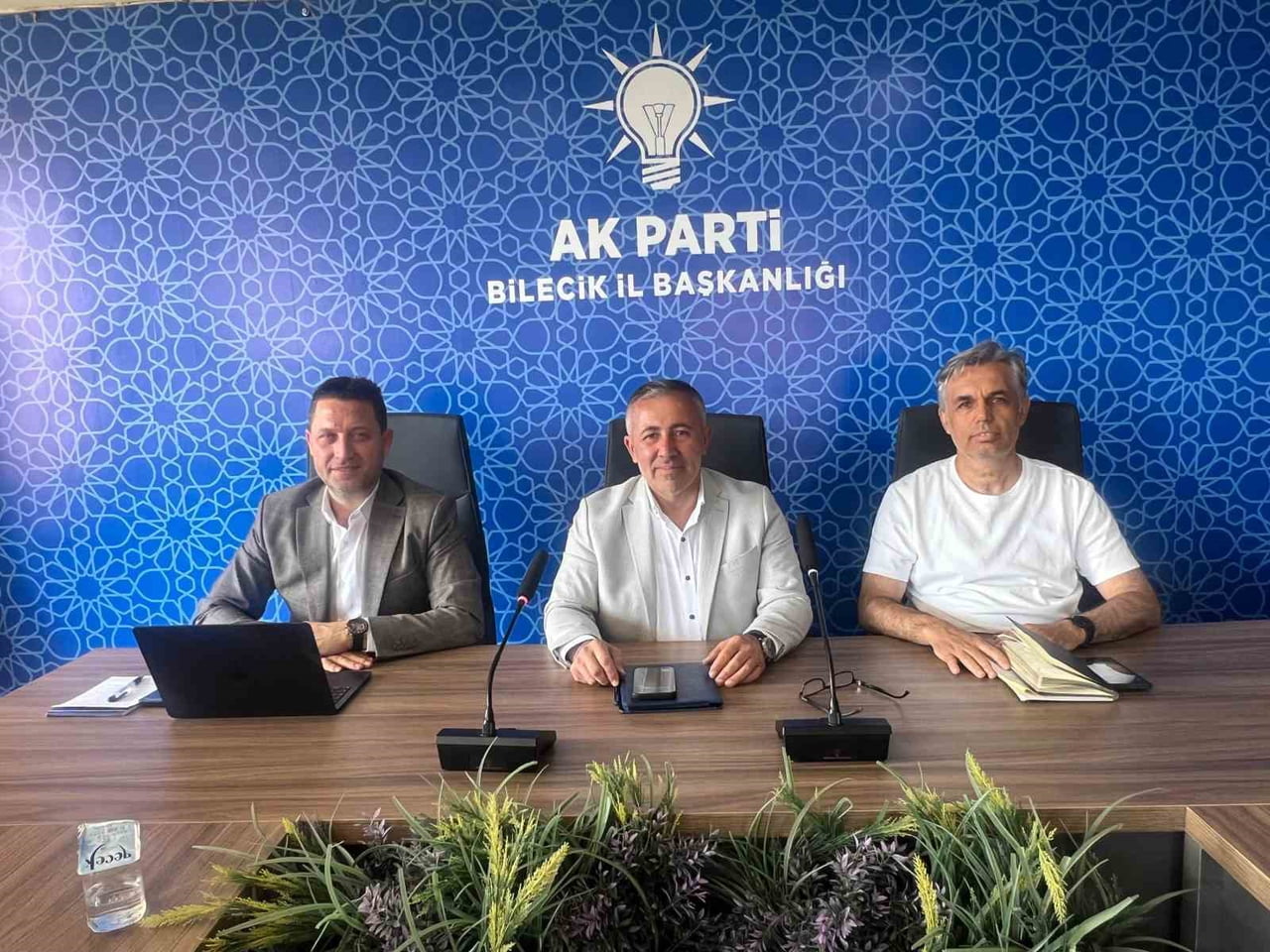 AK Parti Bilecik’te Teşkilat Toplantısı: Yol Haritası Masaya Konuldu