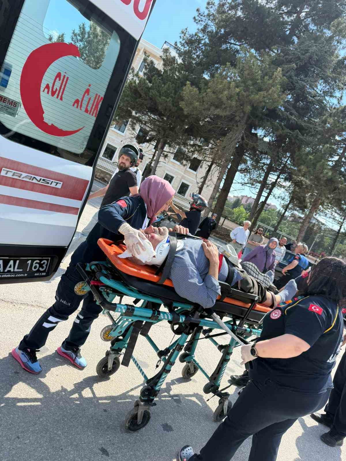 Bilecik'te otomobilin çarptığı yaya yaralandı