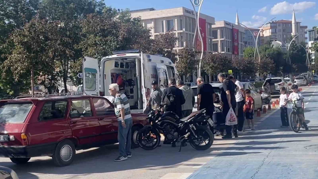 Çorum'da otomobil ile motosiklet çarpıştı: 1 yaralı