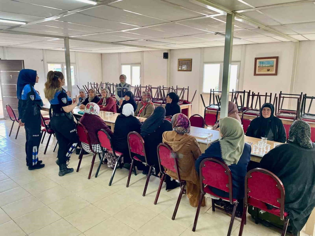 Kars'ta Emniyet ve Sağlık İş birliğiyle 'Emniyetli Mahallelerde İlk ...