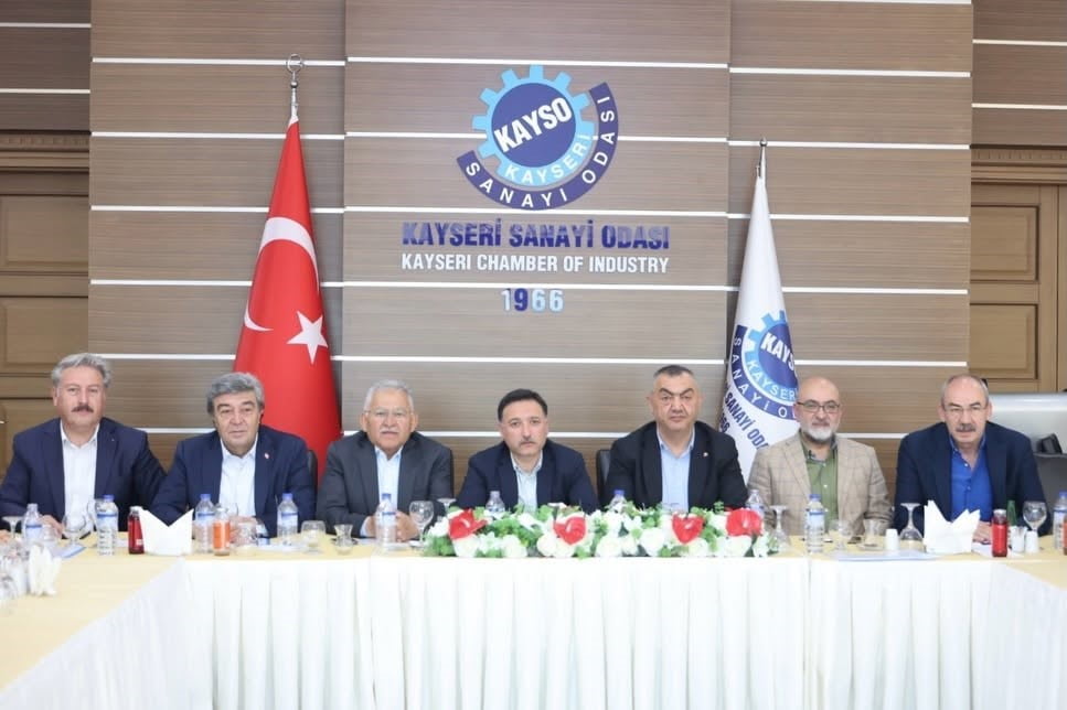 Büyükkılıç, Kayseri Sanayi Odası istişare toplantısına katıldı