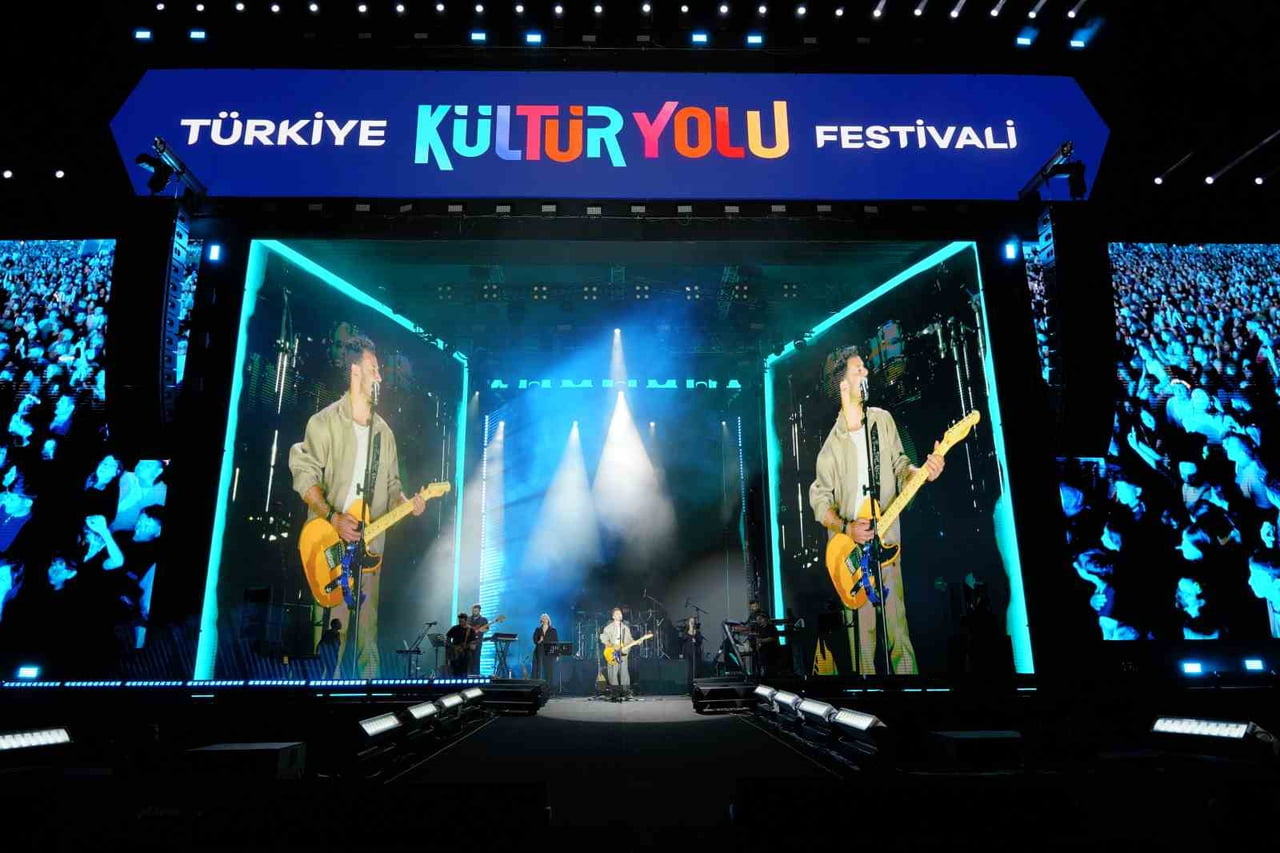 Samsun'da Kültür Yolu Festivali'nde Buray konserinde kavga