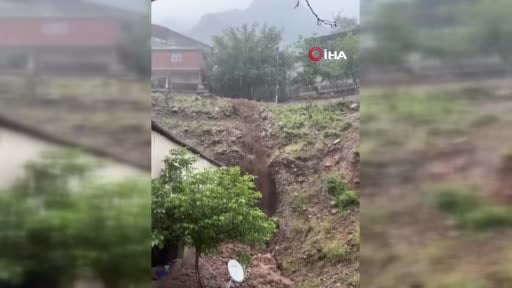 Yahyalı'da sağanak sele yol açtı, evler ve araçlar zarar gördü